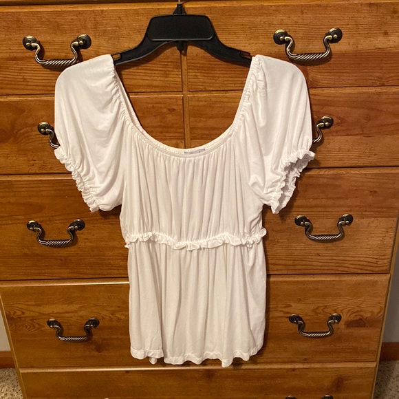 white birch | Tops | Nwot Darling Top Can Wear On Or Off Shoulders ...